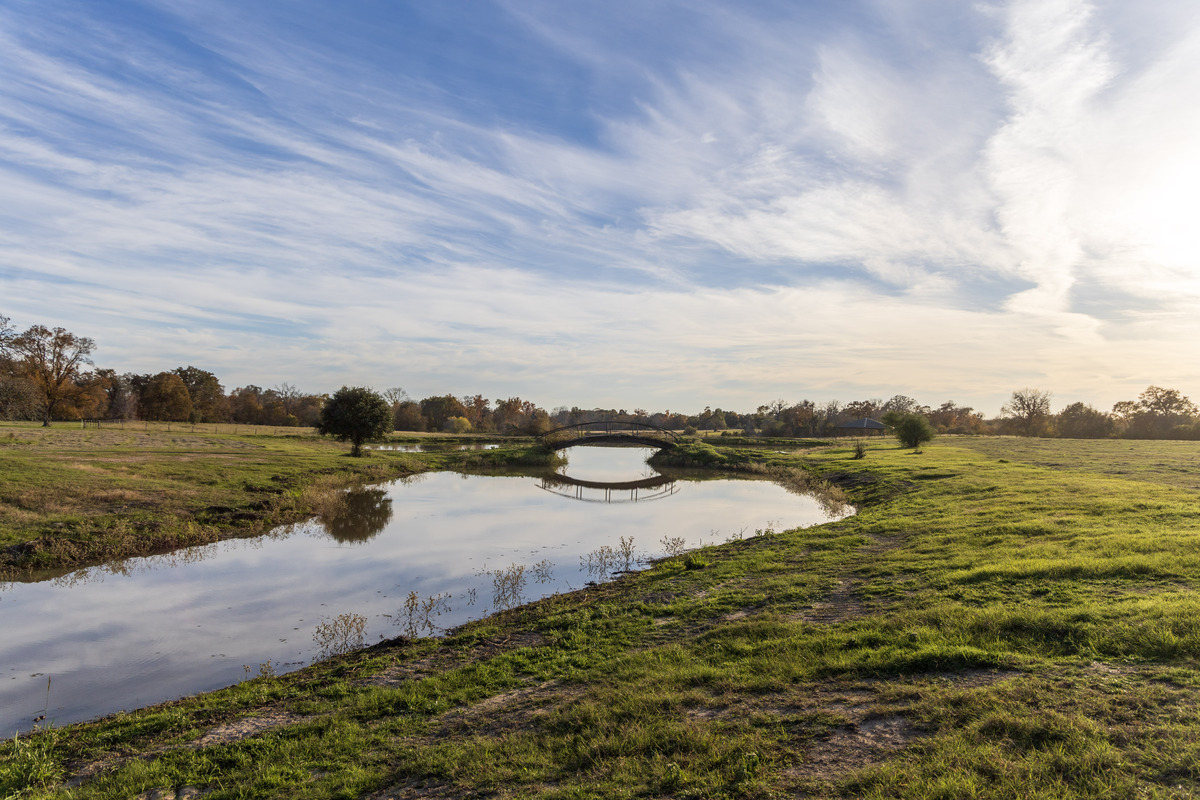 Gates Crossing | History